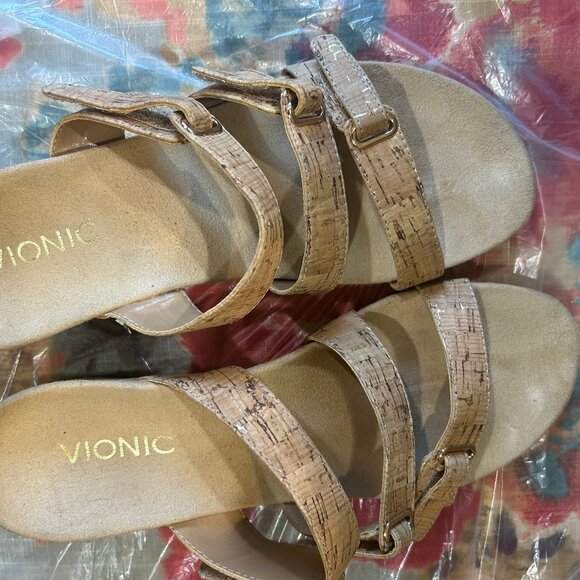 Vionic | Shoes | Vionic Sandals Size 8 | Poshmark